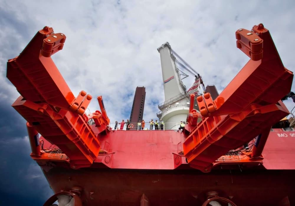 Offshore Hydraulic Cylinders / Rams for the Marine Industry - Apex ...