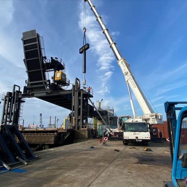 Replacement Cylinder Manufacture for Commercial Linkspan - Apex Hydraulics